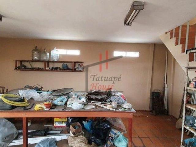 Casa com 3 dormitórios e salão nos fundos