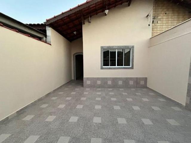 Casa com 3 Dormitórios e Suíte a 500 Metros da Praia no Balneário Vera Cruz – Aceita Financiamento