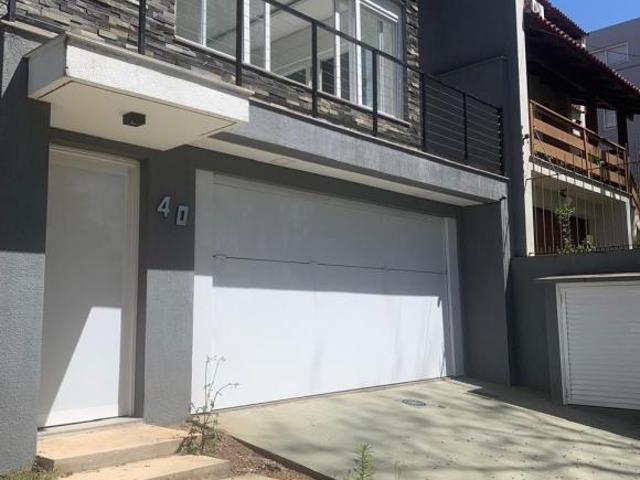 Casa com 3 dormitórios e suíte à Venda no Bairro Medianeira Porto Alegre/RS