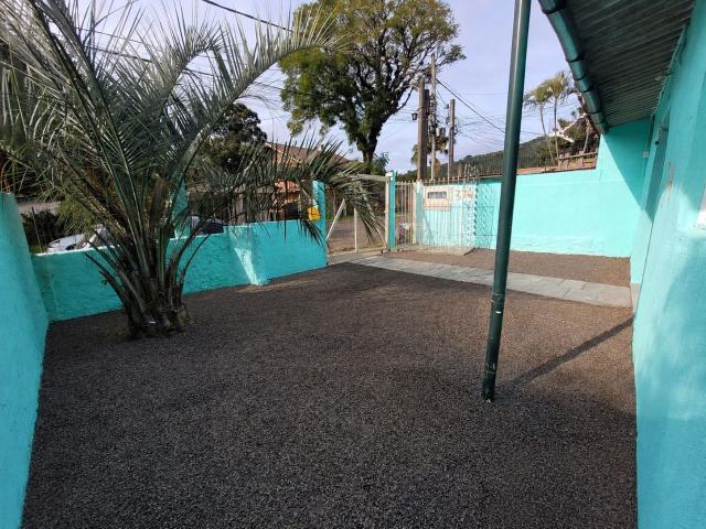 Casa com 3 Dormitórios e Pátio para Locação – Campo Novo