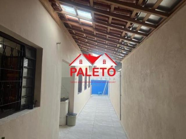 Casa com 3 dormitórios e piscina a venda na cidade de Quadra Interior de SP