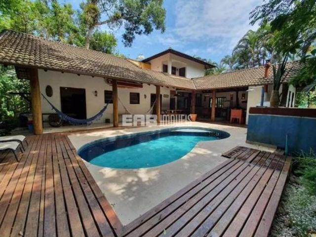Casa com 3 dormitórios e piscina à venda em Itamambuca