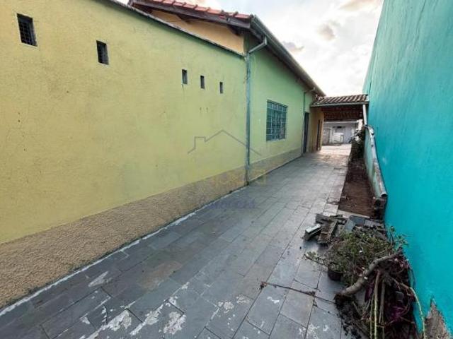Casa com 3 dormitórios + edícula + ponto comercial para venda, 129m² Jd. São Vicente São José do