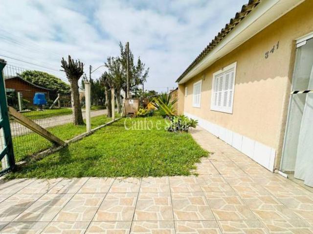 Casa com 3 dormitórios em Atlântida Sul