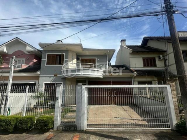 Casa com 3 dormitórios em Cachoeirinha