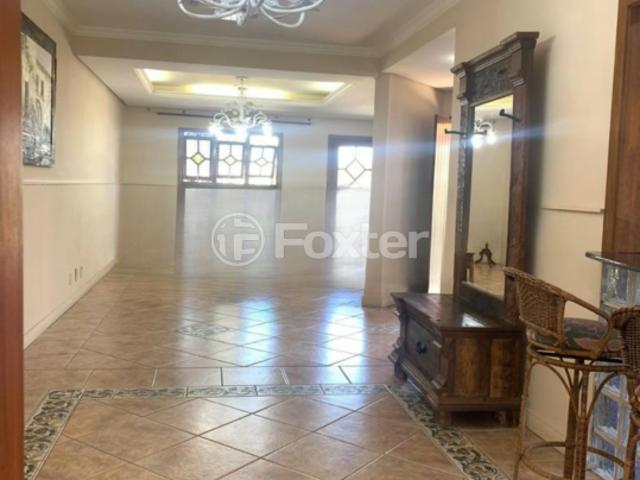 Casa com 3 dormitórios em Canoas