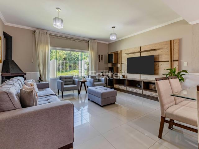 Casa com 3 dormitórios em Canoas