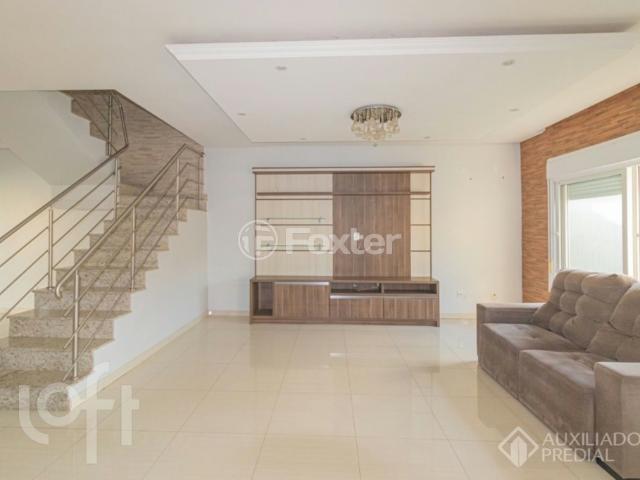 Casa com 3 dormitórios em Canoas
