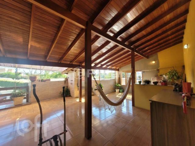 Casa com 3 dormitórios em Canoas
