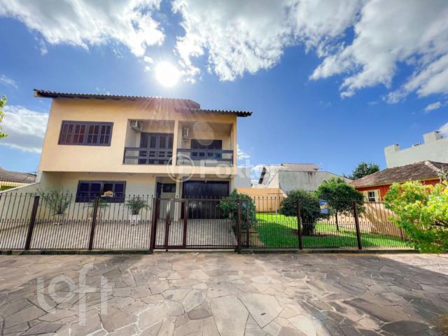 Casa com 3 dormitórios em Canoas