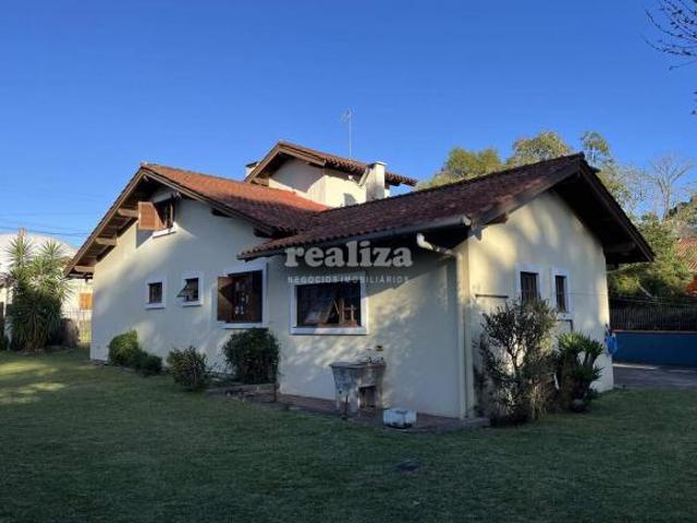 CASA COM 3 DORMITÓRIOS EM CANELA