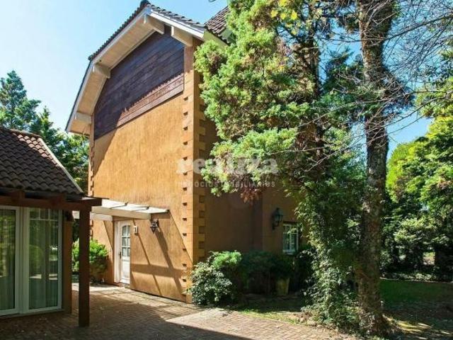 CASA COM 3 DORMITÓRIOS EM CANELA