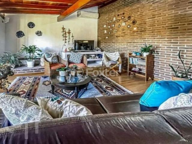 Casa com 3 dormitórios em Canela