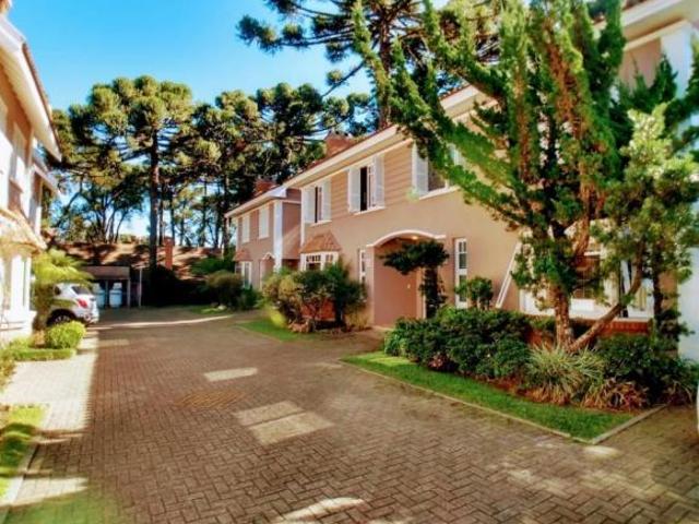 CASA COM 3 DORMITÓRIOS EM CANELA