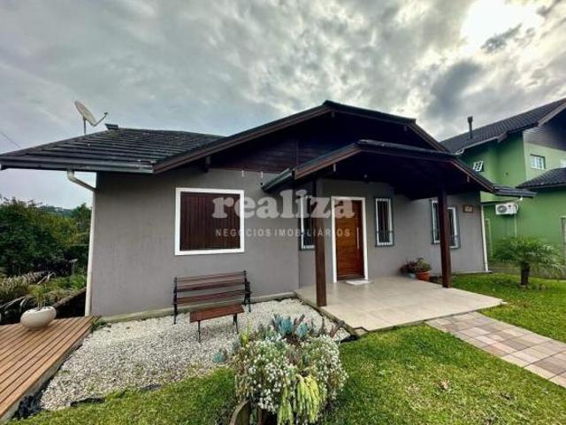 CASA COM 3 DORMITÓRIOS EM CANELA