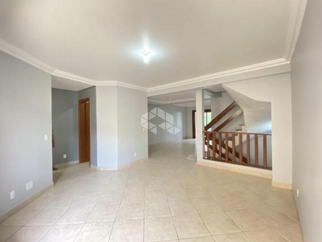 Casa com 3 dormitorios em condominio