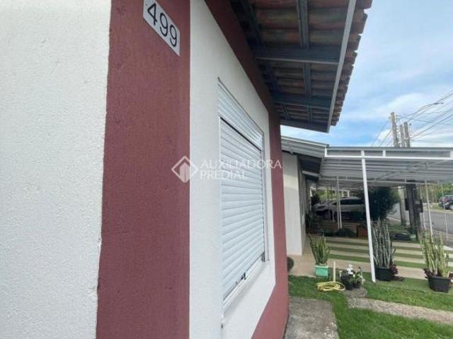 Casa com 3 dormitórios em condominio Fechado