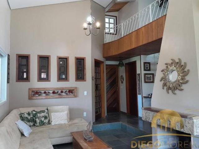 Casa com 3 dormitórios em Condomínio Fechado em Atibaia