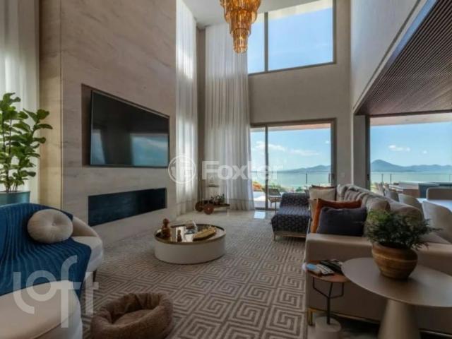 Casa com 3 dormitórios em Florianópolis