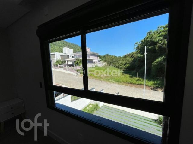 Casa com 3 dormitórios em Florianópolis