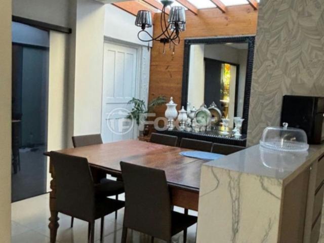 Casa com 3 dormitórios em Florianópolis