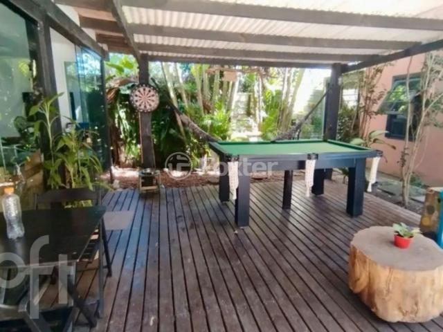 Casa com 3 dormitórios em Florianópolis