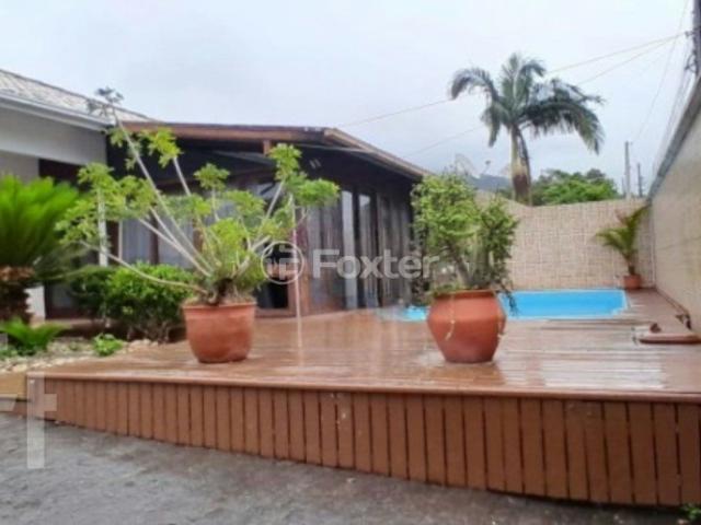 Casa com 3 dormitórios em Florianópolis