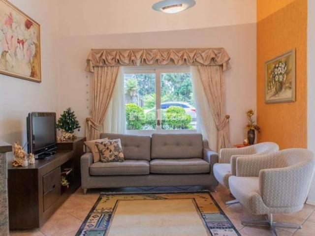 CASA COM 3 DORMITÓRIOS EM GRAMADO