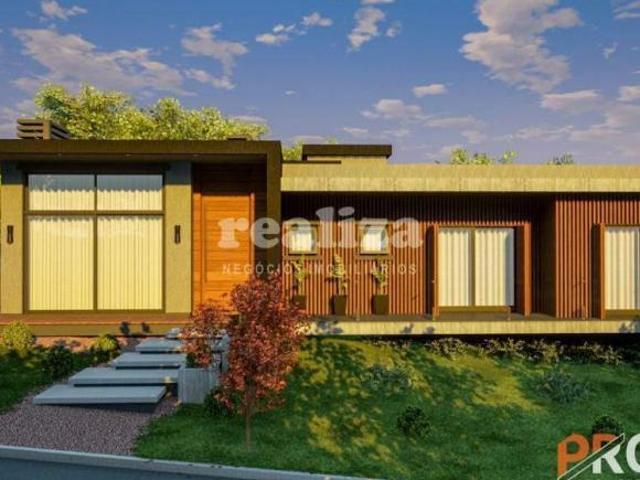 CASA COM 3 DORMITÓRIOS EM GRAMADO