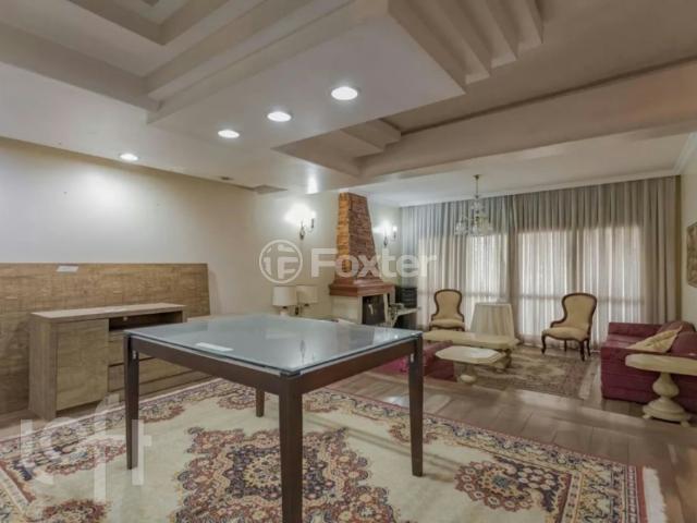 Casa com 3 dormitórios em Porto Alegre