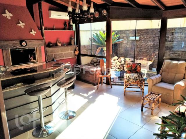 Casa com 3 dormitórios em Porto Alegre