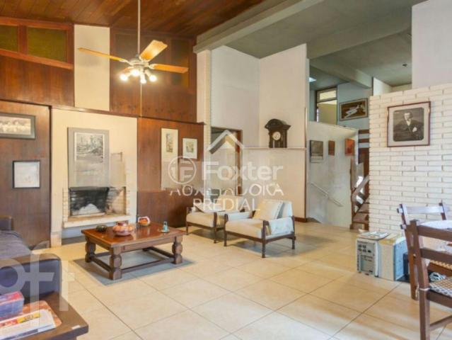 Casa com 3 dormitórios em Porto Alegre