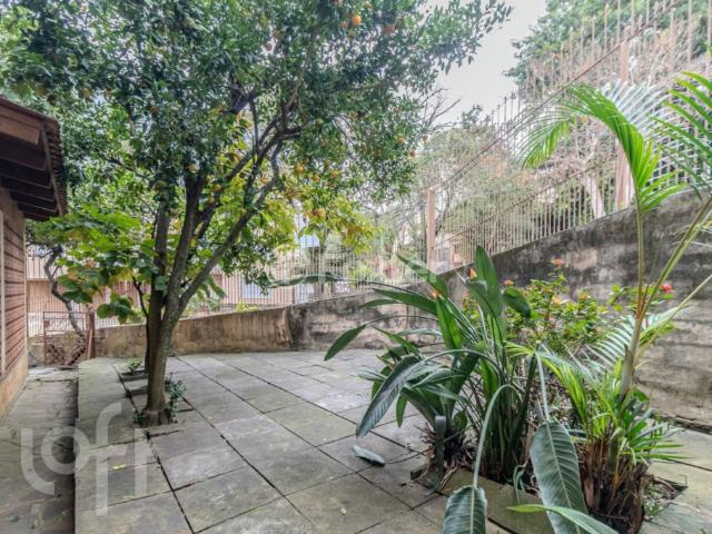 Casa com 3 dormitórios em Porto Alegre
