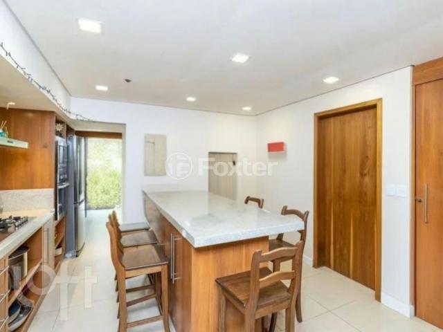 Casa com 3 dormitórios em Porto Alegre