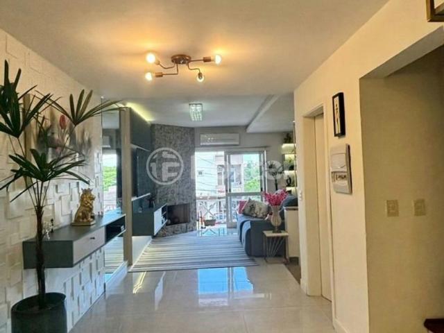 Casa com 3 dormitórios em Porto Alegre