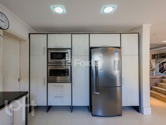 Casa com 3 dormitórios em Porto Alegre