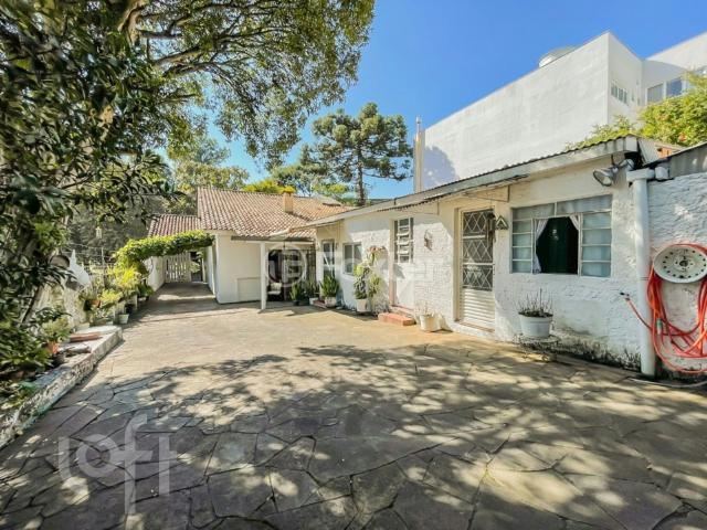 Casa com 3 dormitórios em Porto Alegre