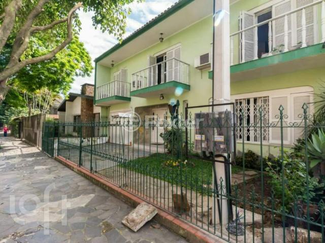 Casa com 3 dormitórios em Porto Alegre