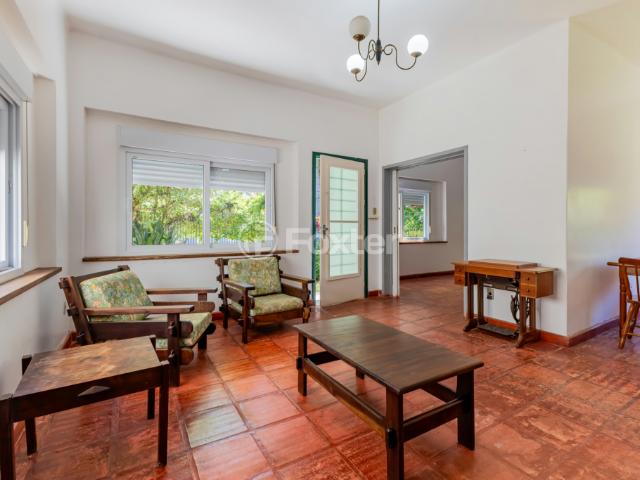 Casa com 3 dormitórios em Porto Alegre