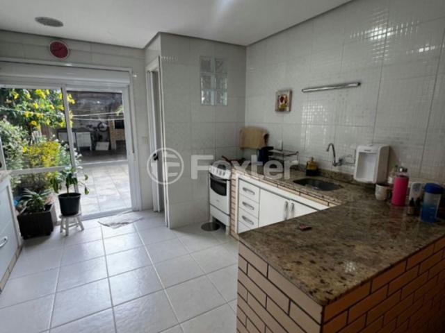Casa com 3 dormitórios em Porto Alegre