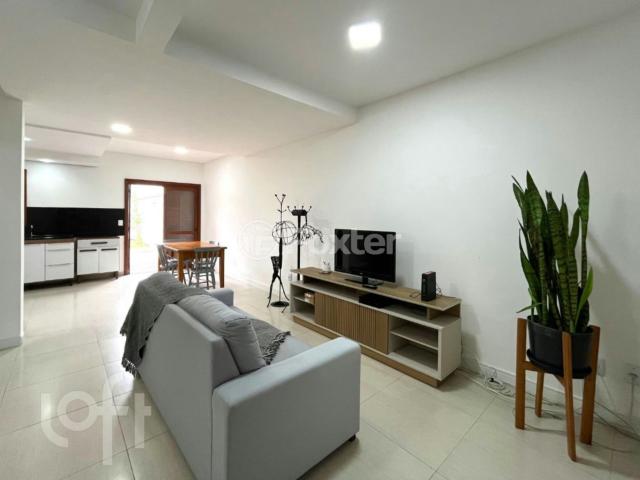Casa com 3 dormitórios em Porto Alegre