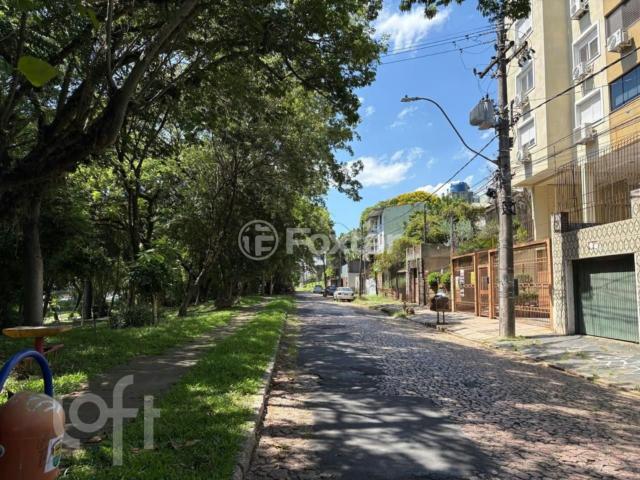 Casa com 3 dormitórios em Porto Alegre
