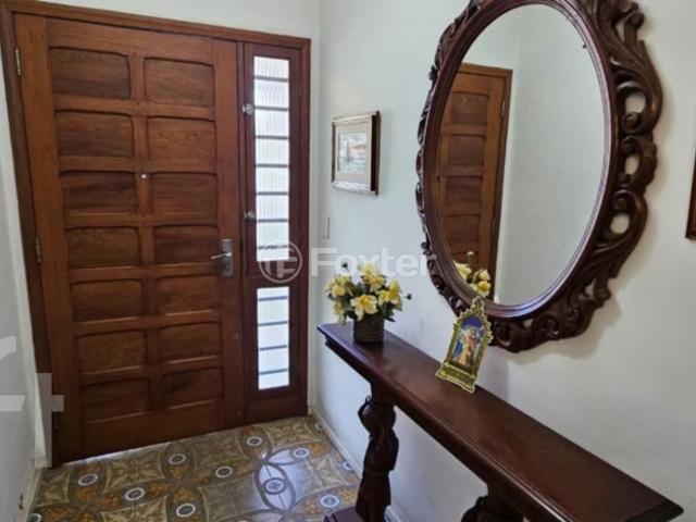 Casa com 3 dormitórios em Porto Alegre