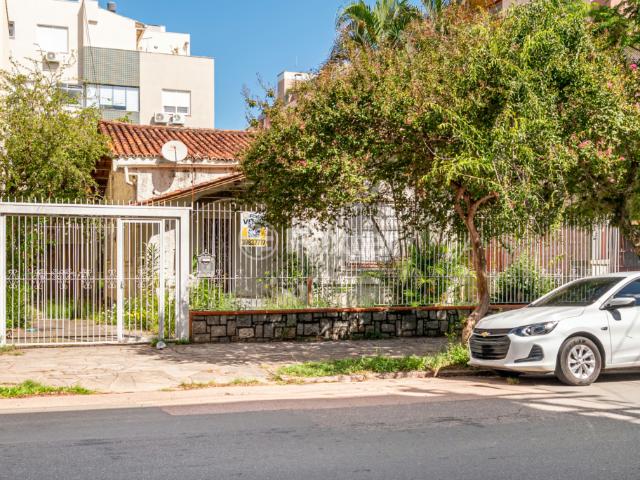 Casa com 3 dormitórios em Porto Alegre
