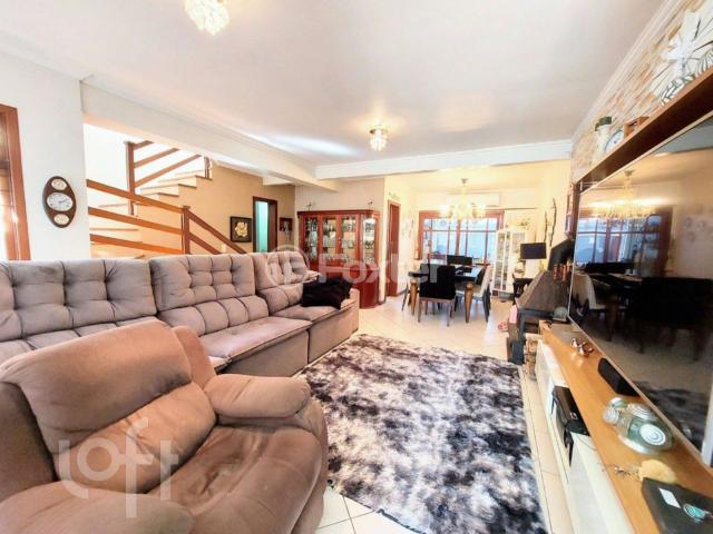 Casa com 3 dormitórios em Porto Alegre