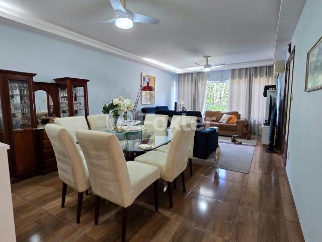Casa com 3 dormitórios em Porto Alegre