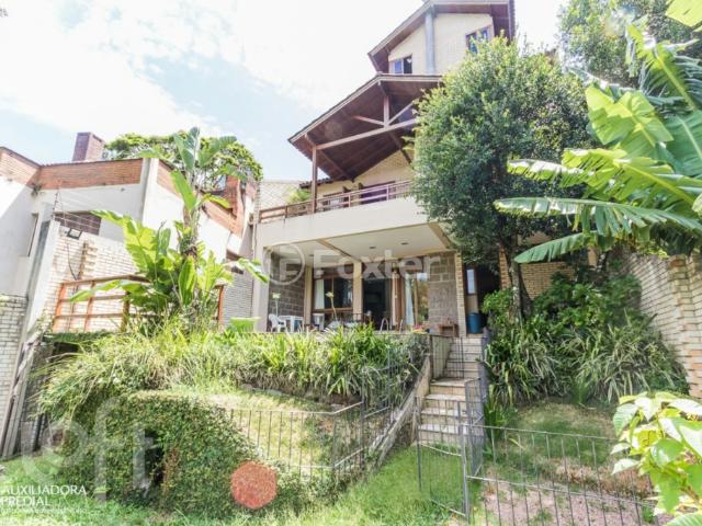 Casa com 3 dormitórios em Porto Alegre