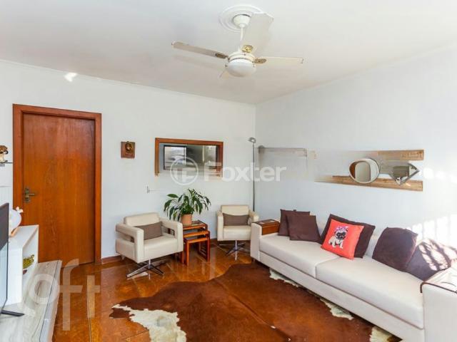 Casa com 3 dormitórios em Porto Alegre