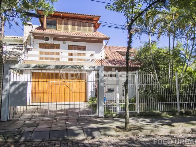 Casa com 3 dormitórios em Porto Alegre