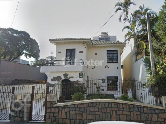 Casa com 3 dormitórios em Porto Alegre